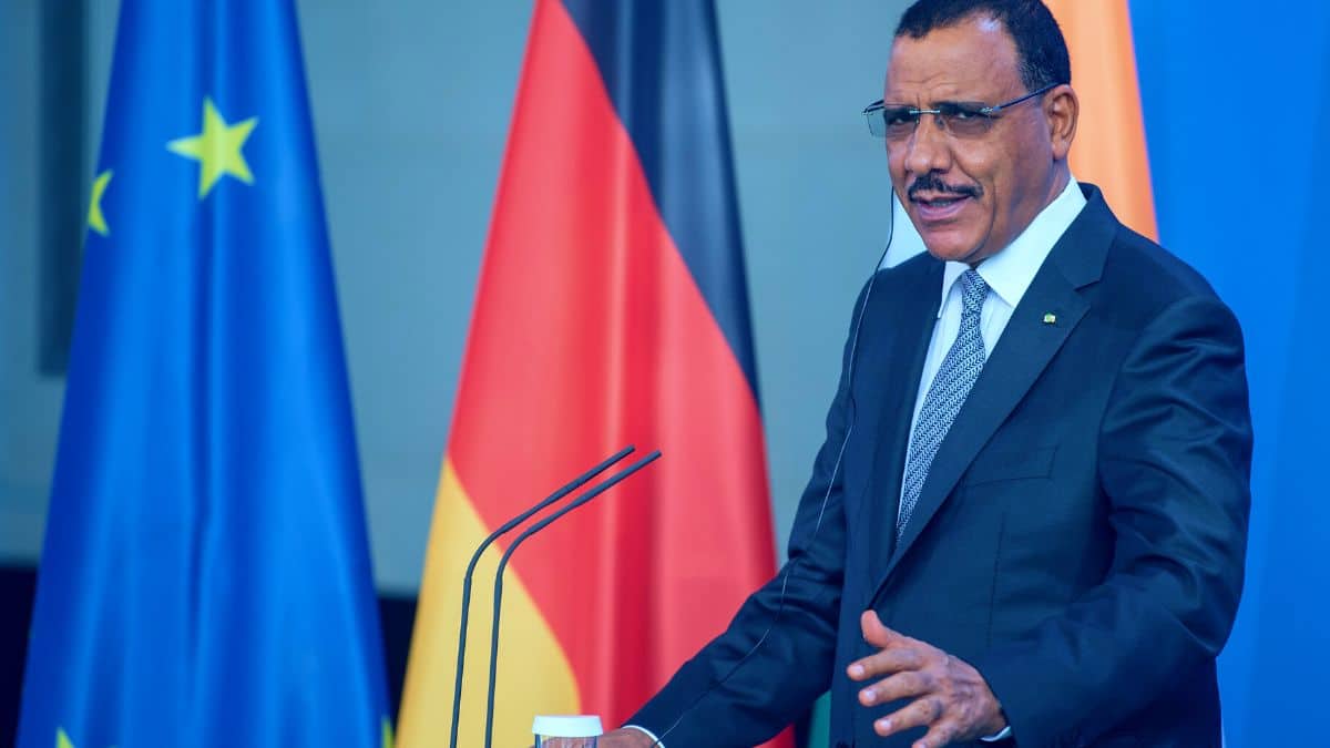 Niger Coup Results in Ruling Party Headquarters Fire, President Losing ...